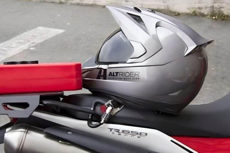 How to Lock a Helmet on a Motorcycle: Learn the 9 Effective Ways - AGVSPORT