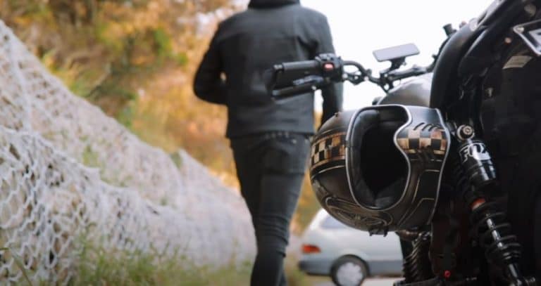 How to Lock a Helmet on a Motorcycle: Learn the 9 Effective Ways - AGVSPORT