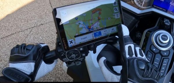 Garmin Zumo XT vs. Zumo XT2: The Ultimate Adventure Motorcycle GPS ...