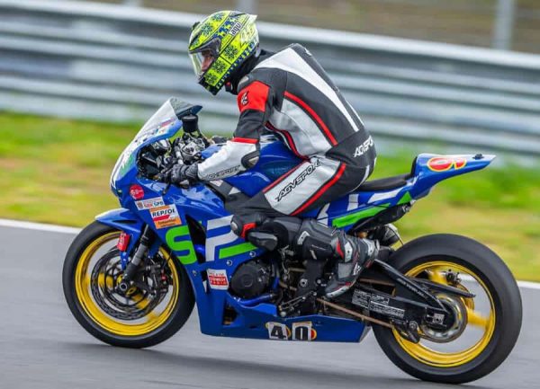 Are Motorcycle Tires Front And Rear The Same? (5 Exclusive Facts ...